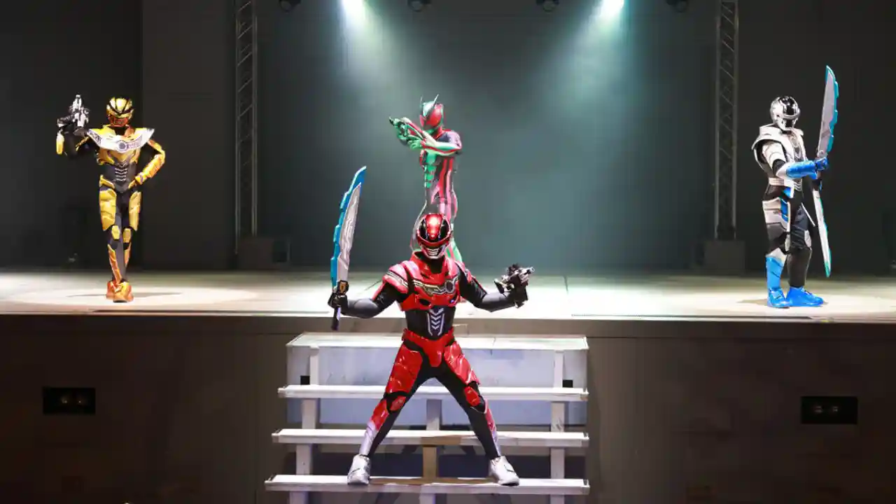 Gavan Infinity e Kamen Rider Zeztz se encontram em show
